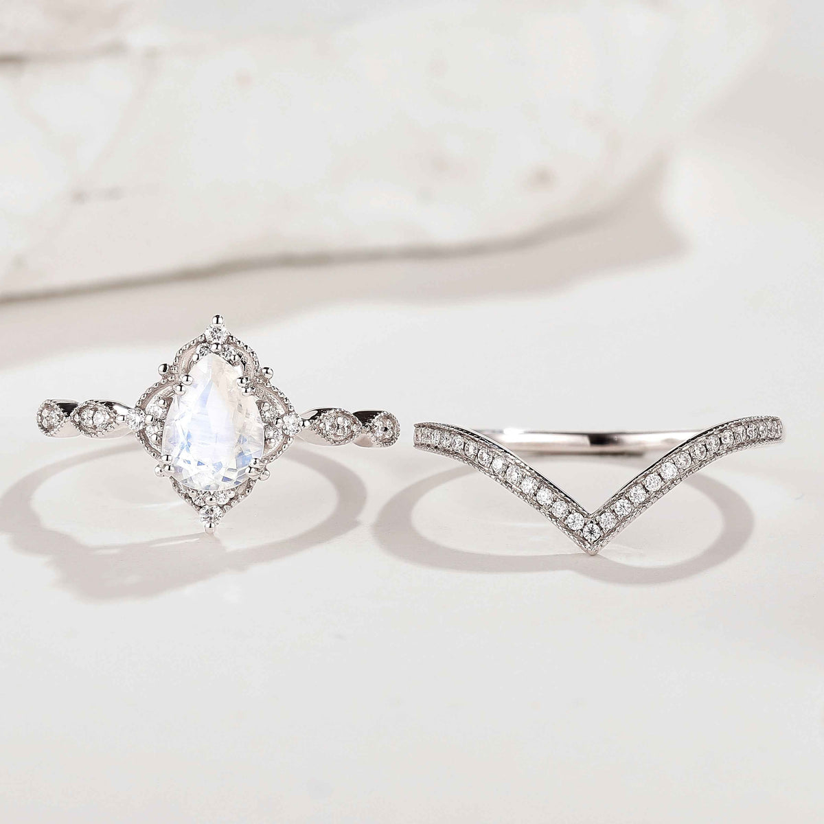 Should You Choose a Moonstone Engagement Ring? A Complete Buyer’s Guid ...
